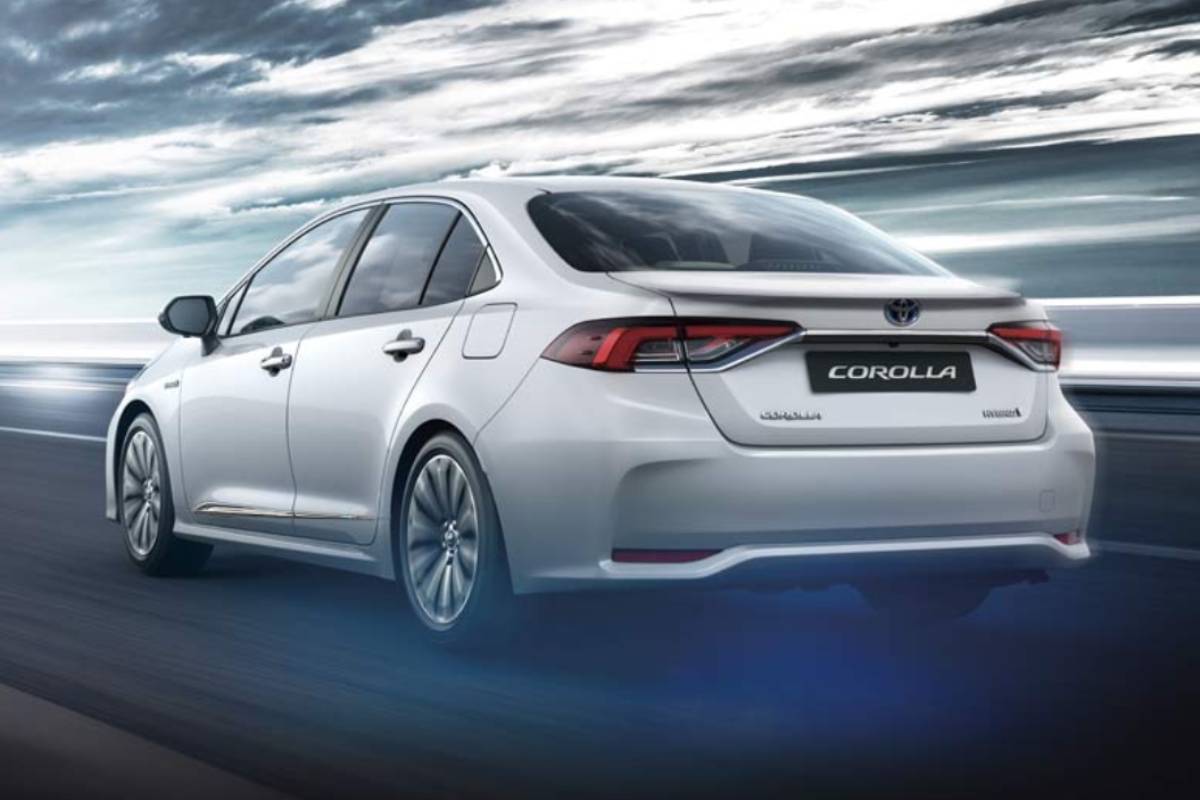 StriveME - كيف جاءت الفروقات بين مازدا 3 وتويوتا كورولا 2024؟